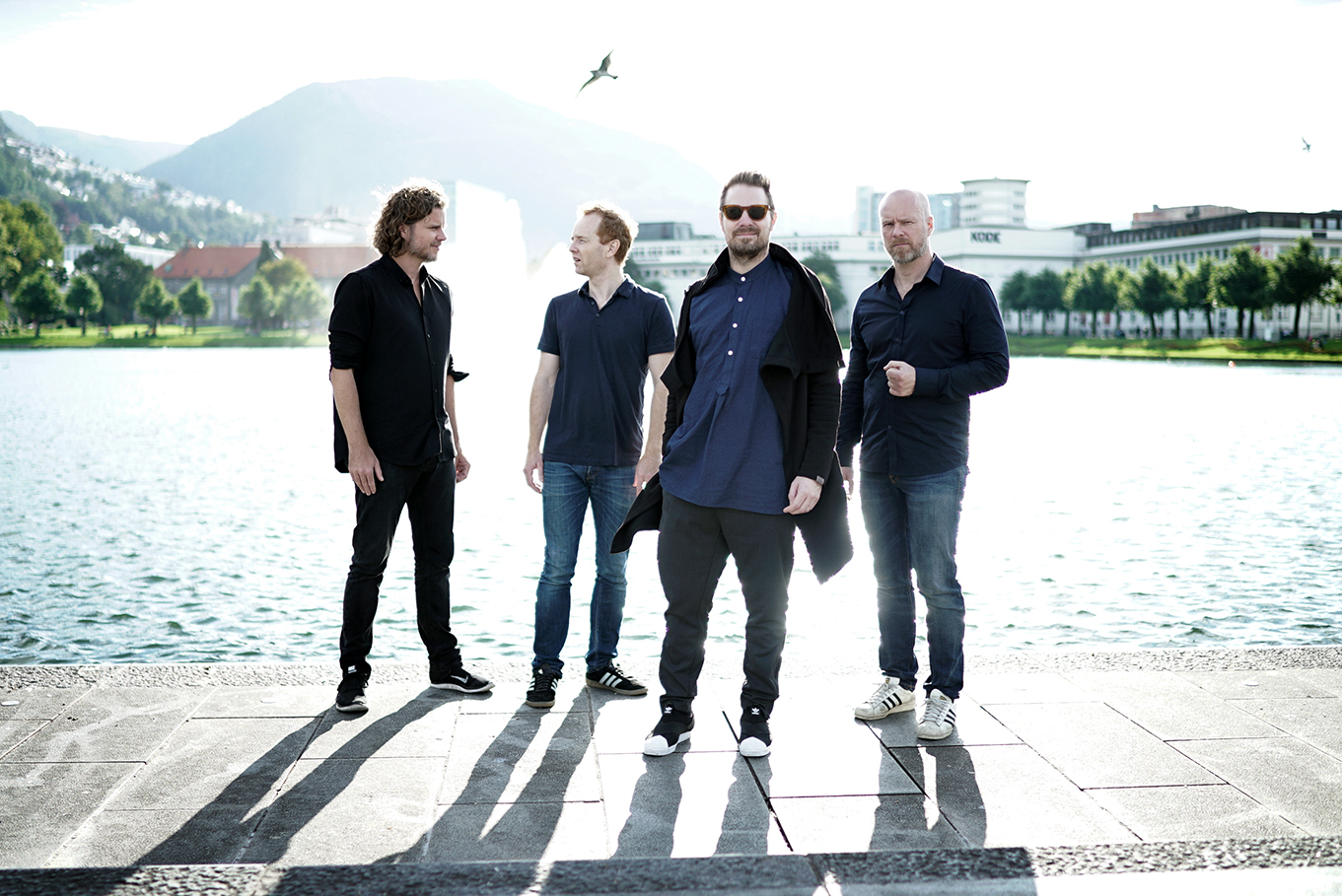 Thomas Dahl & Court Tour – Thomas T Dahl – Guitarist